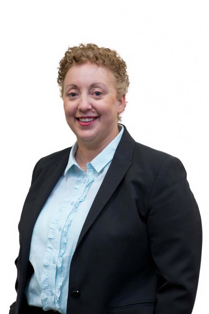 Amanda Graham - White Cleland